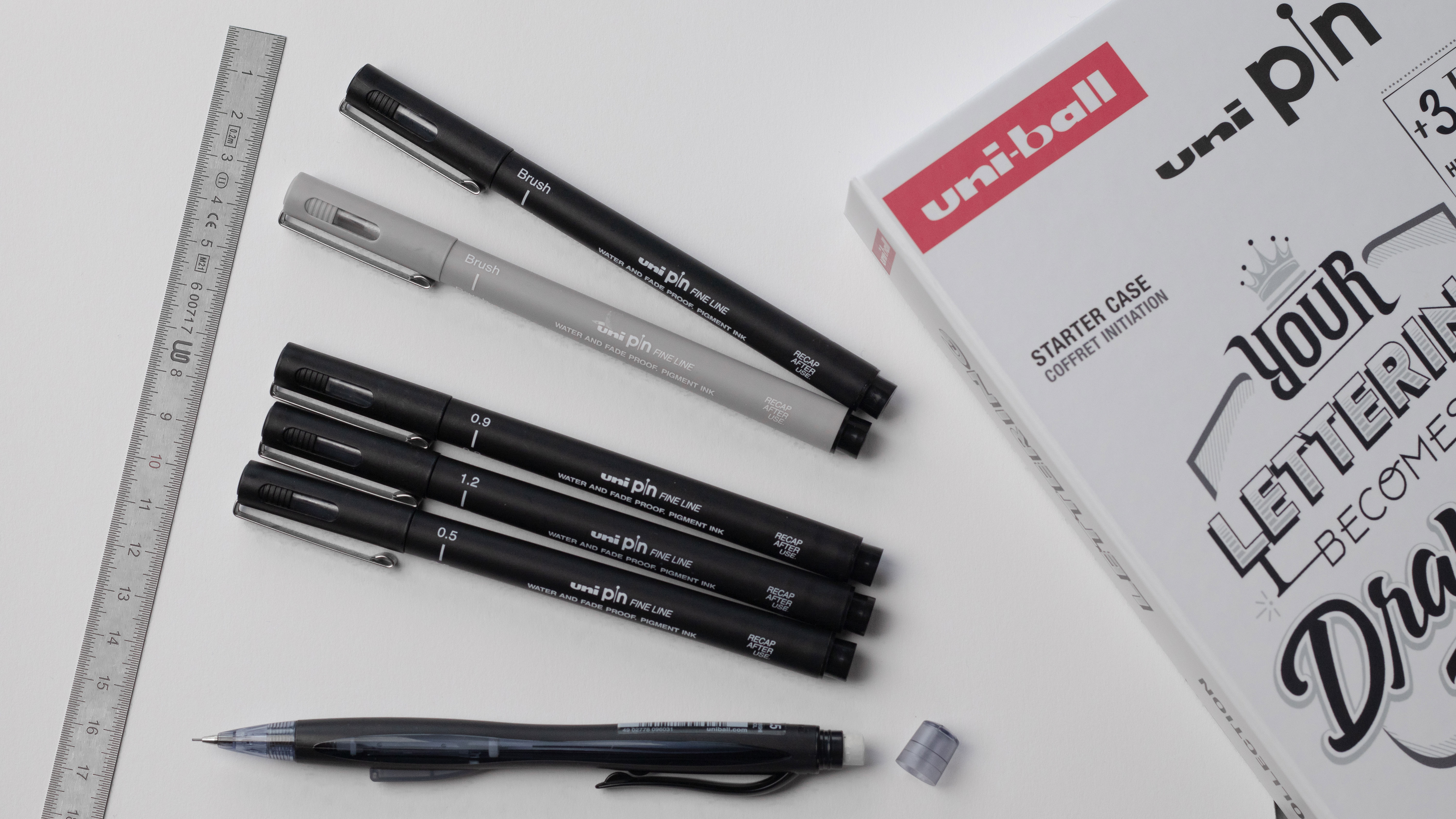 Créer une composition grâce au Coffret Initiation Lettering Uni-Pin